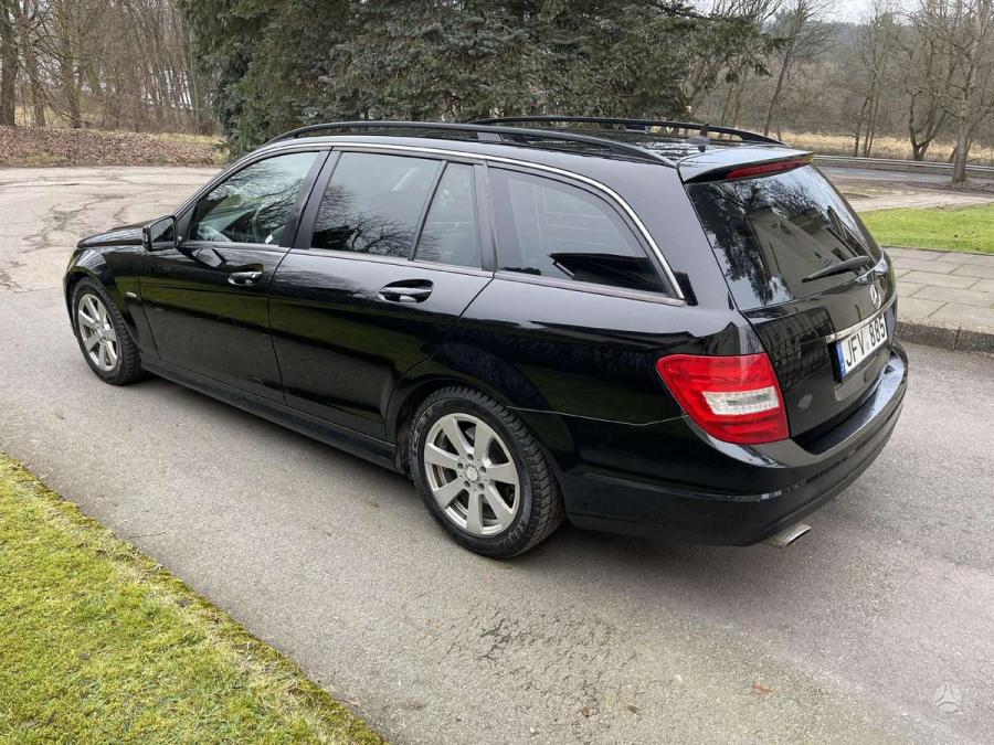 Black Mercedes-Benz C 250 2012 in Vilnius, with an engine capacity of 2.14 L and mileage of 309 thousand km for 6700 €, photo 9 on AUTOMOTO.COM.LV