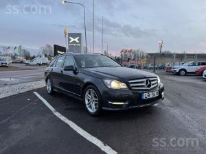 Black Mercedes-Benz C 250 2012 in Riga, with an engine capacity of 2.20 L and mileage of 264 thousand km for 6990 €, photo 3 on AUTOMOTO.COM.LV