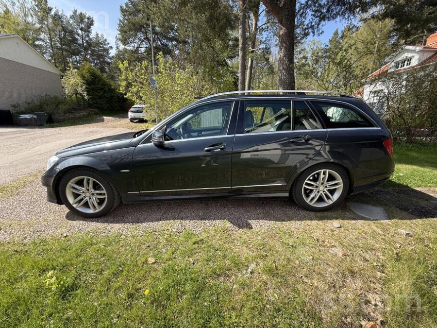 Black Mercedes-Benz C 250 2012 in Riga, with an engine capacity of 2.20 L and mileage of 264 thousand km for 6990 €, photo 6 on AUTOMOTO.COM.LV