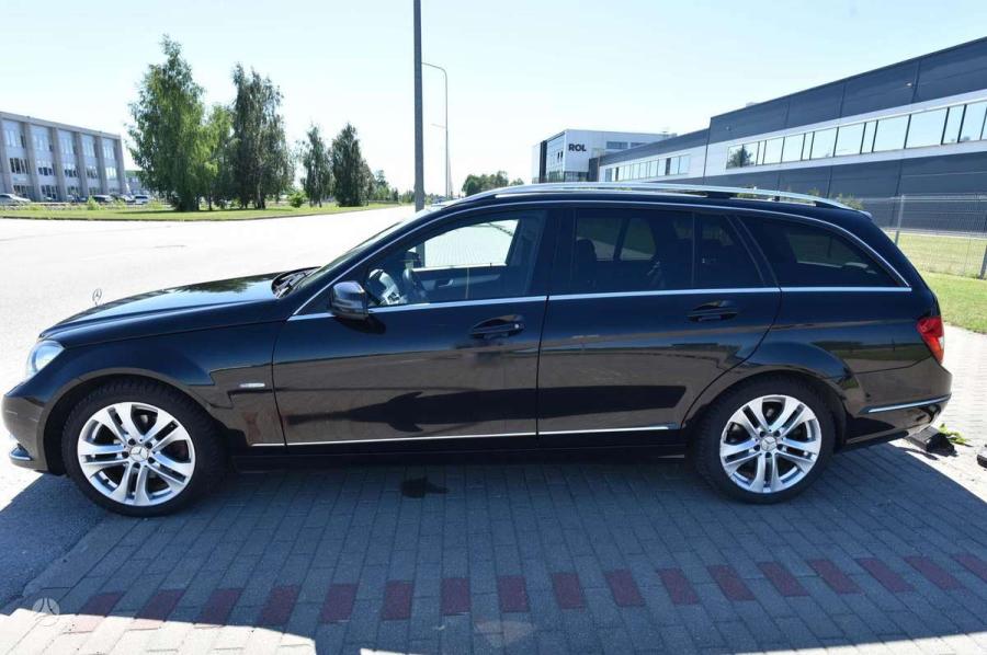 Melns Mercedes-Benz C 250 2012 Šauļi, ar dzinēja tilpumu 2.14 L un nobraukumu 261 tūkst. km par 8500 €, foto 13 vietnē AUTOMOTO.COM.LV