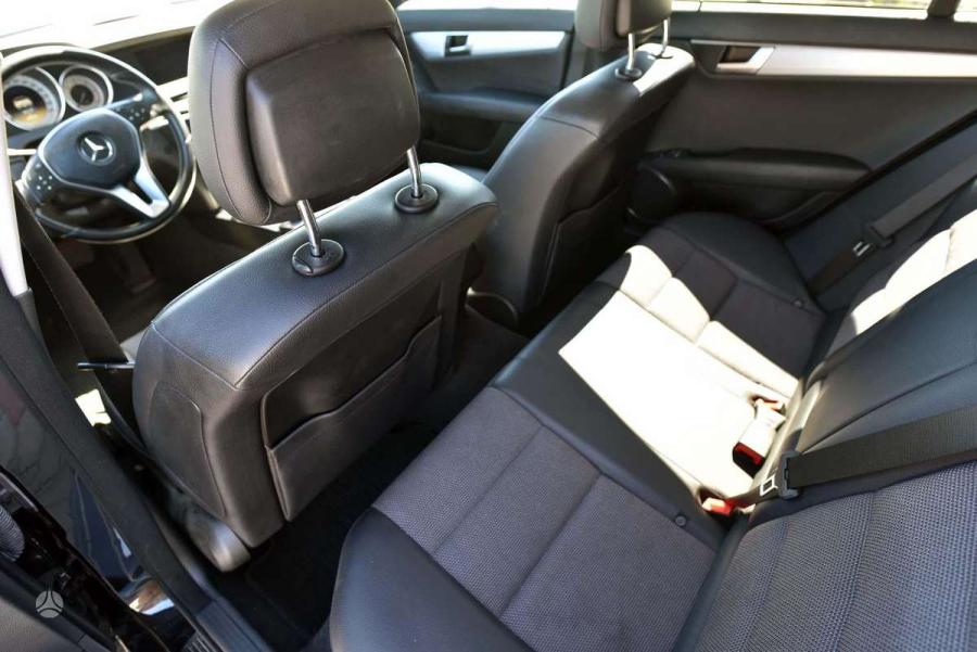 Melns Mercedes-Benz C 250 2012 Šauļi, ar dzinēja tilpumu 2.14 L un nobraukumu 261 tūkst. km par 8500 €, foto 25 vietnē AUTOMOTO.COM.LV