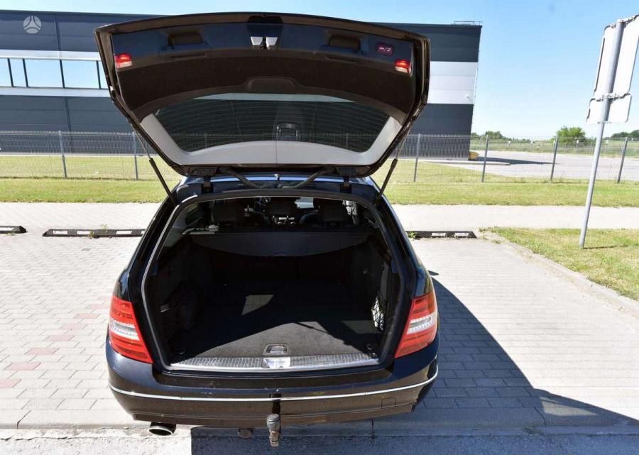 Melns Mercedes-Benz C 250 2012 Šauļi, ar dzinēja tilpumu 2.14 L un nobraukumu 261 tūkst. km par 8500 €, foto 26 vietnē AUTOMOTO.COM.LV