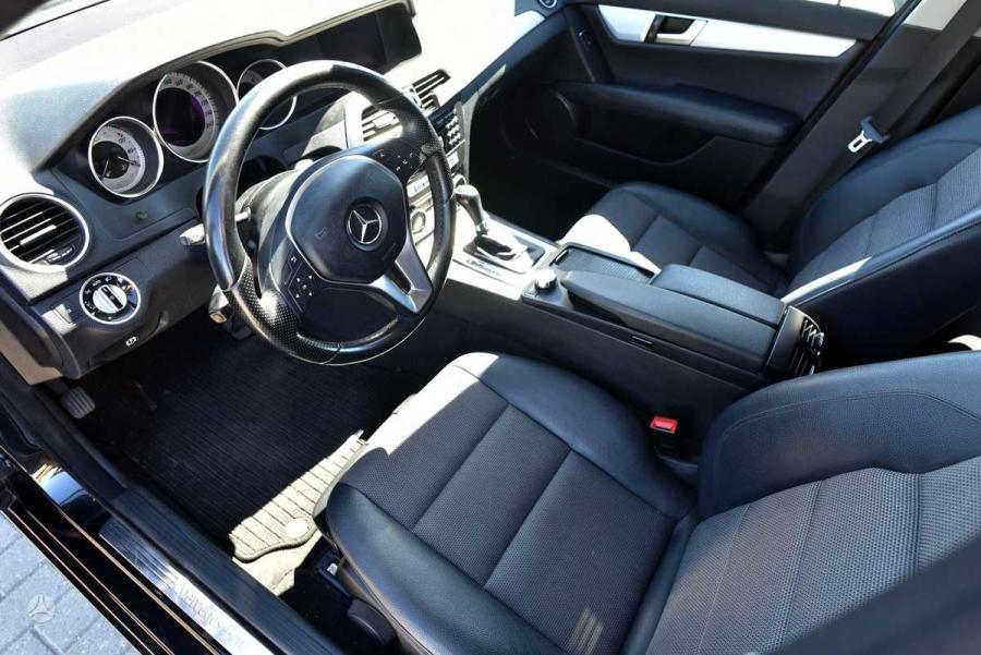Melns Mercedes-Benz C 250 2012 Šauļi, ar dzinēja tilpumu 2.14 L un nobraukumu 261 tūkst. km par 8500 €, foto 27 vietnē AUTOMOTO.COM.LV