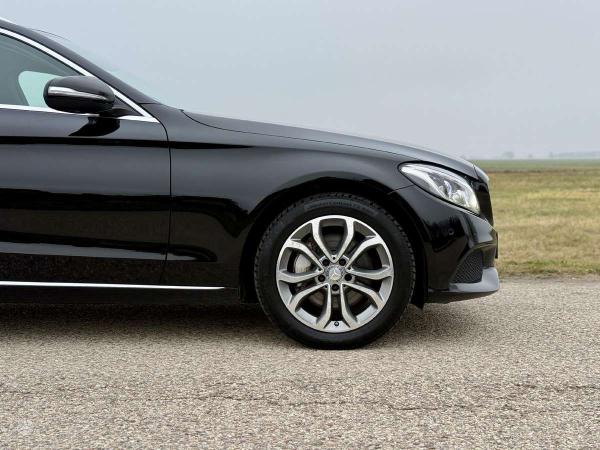 Black Mercedes-Benz C 250 2015 in Vilkaviskis, with an engine capacity of 2.14 L and mileage of 243 thousand km for 13300 €, photo 8 on AUTOMOTO.COM.LV