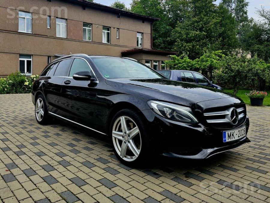 Черный Мерседес Ц 250 2015 в Рига, объемом двигателя 2.10 л и пробегом 337 тыс. км за 10500 €, фото 3 на AUTOMOTO.COM.LV