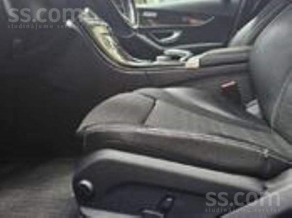 Mercedes-Benz C 250 2015 Rīga vietnē Melns Mercedes-Benz C 250 2015 Rīga, ar dzinēja tilpumu 2.10 L un nobraukumu 340 tūkst. km par 10100 €, foto 10 vietnē AUTOMOTO.COM.LV