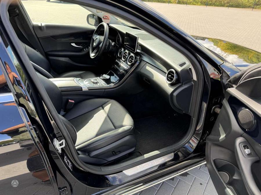 Melns Mercedes-Benz C 250 2015 Telšiai, ar dzinēja tilpumu 2.14 L un nobraukumu 248 tūkst. km par 10300 €, foto 21 vietnē AUTOMOTO.COM.LV