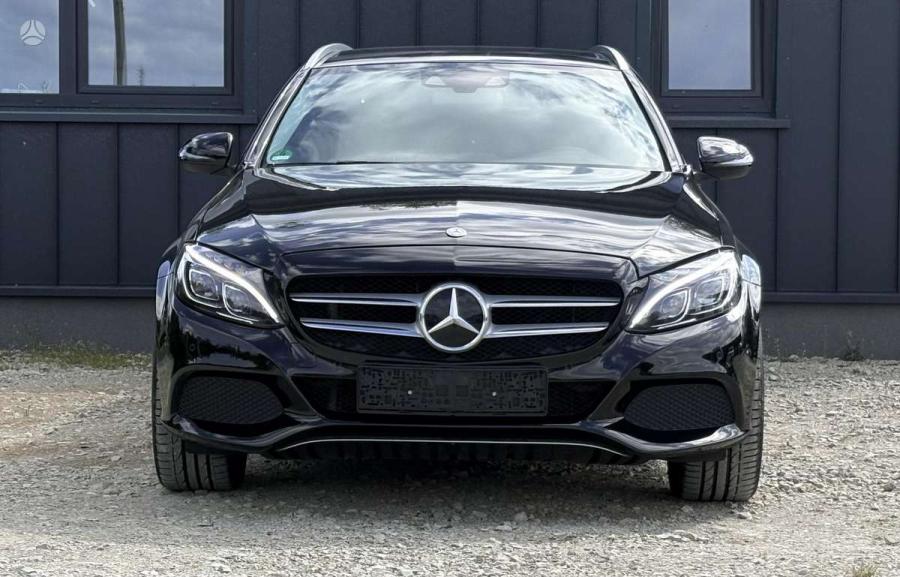 Melns Mercedes-Benz C 250 2016 Klaipėda, ar dzinēja tilpumu 2.14 L un nobraukumu 321 tūkst. km par 12500 €, foto 3 vietnē AUTOMOTO.COM.LV