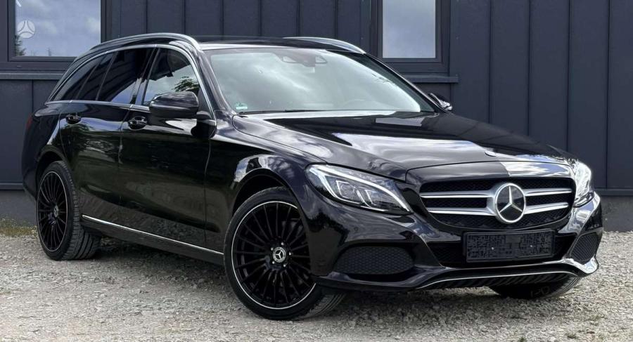 Black Mercedes-Benz C 250 2016 in Klaipeda, with an engine capacity of 2.14 L and mileage of 320 thousand km for 11600 €, photo 4 on AUTOMOTO.COM.LV