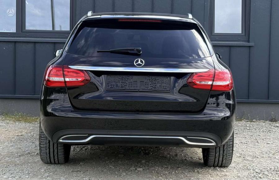 Black Mercedes-Benz C 250 2016 in Klaipeda, with an engine capacity of 2.14 L and mileage of 320 thousand km for 11600 €, photo 9 on AUTOMOTO.COM.LV