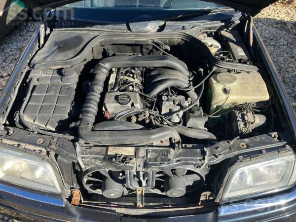 Blue Mercedes-Benz C 250 1997 in Riga, with an engine capacity of 2.50 L and mileage of 415 thousand km for 1100 €, photo 5 on AUTOMOTO.COM.LV