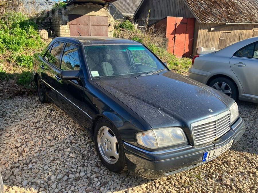 Синий Мерседес Ц 250 1997 в Рига, объемом двигателя 2.50 л и пробегом 415 тыс. км за 1100 €, фото 5 на AUTOMOTO.COM.LV