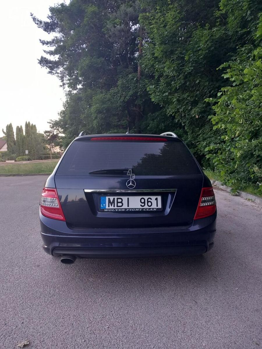 Blue Mercedes-Benz C 250 2011 in Ukmerge, with an engine capacity of 2.10 L and mileage of 357 thousand km for 4300 €, photo 5 on AUTOMOTO.COM.LV