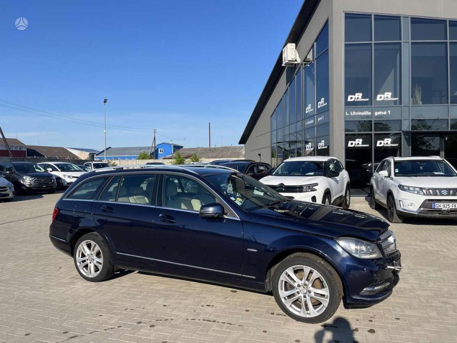 Blue Mercedes-Benz C 250 2011 in Taurage, with an engine capacity of 2.14 L and mileage of 370 thousand km for 3000 €, photo 1 on AUTOMOTO.COM.LV