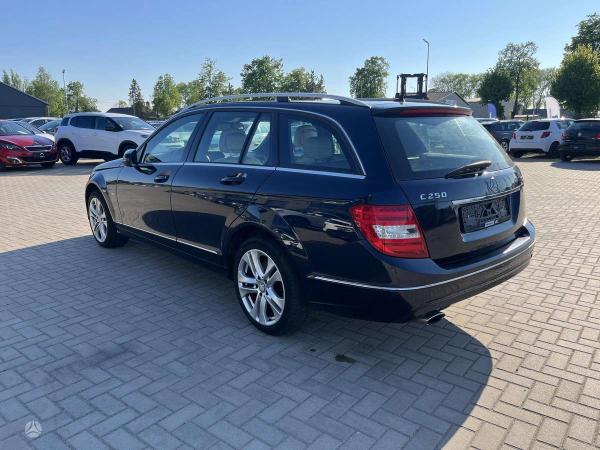 Blue Mercedes-Benz C 250 2011 in Taurage, with an engine capacity of 2.14 L and mileage of 370 thousand km for 3000 €, photo 8 on AUTOMOTO.COM.LV
