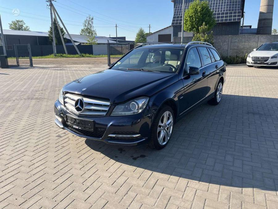 Blue Mercedes-Benz C 250 2011 in Taurage, with an engine capacity of 2.14 L and mileage of 370 thousand km for 3000 €, photo 11 on AUTOMOTO.COM.LV