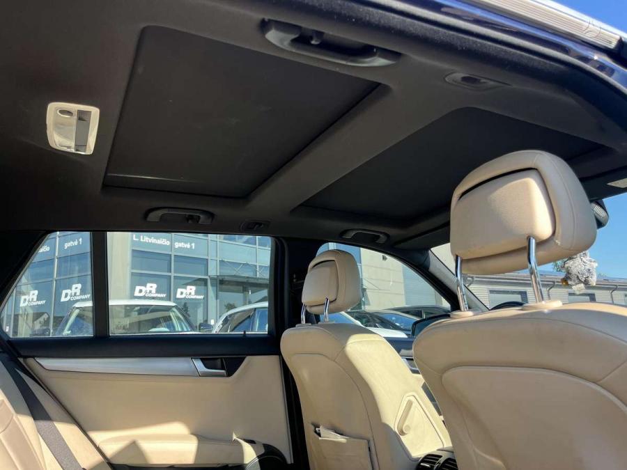 Blue Mercedes-Benz C 250 2011 in Taurage, with an engine capacity of 2.14 L and mileage of 370 thousand km for 3000 €, photo 16 on AUTOMOTO.COM.LV