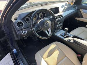 Blue Mercedes-Benz C 250 2011 in Taurage, with an engine capacity of 2.14 L and mileage of 370 thousand km for 3000 €, photo 21 on AUTOMOTO.COM.LV