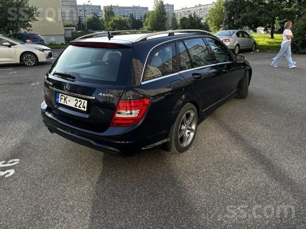 Синий Мерседес Ц 250 2012 в Рига, объемом двигателя 2.50 л и пробегом 147 тыс. км за 12500 €, фото 5 на AUTOMOTO.COM.LV