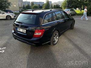 Blue Mercedes-Benz C 250 2013 in Riga, with an engine capacity of 2.50 L and mileage of 132 thousand km for 13500 €, photo 5 on AUTOMOTO.COM.LV