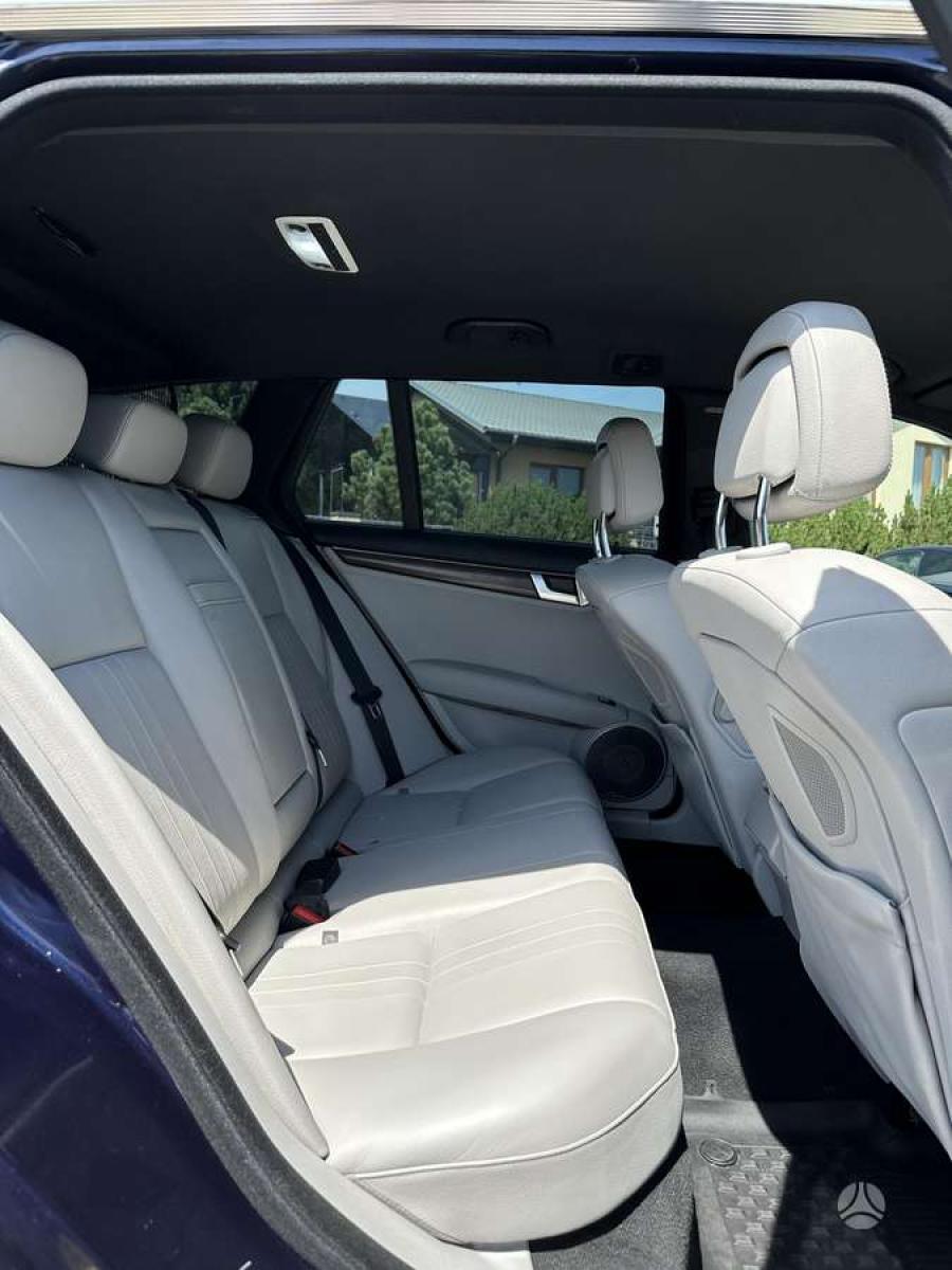 Blue Mercedes-Benz C 250 2013 in Taurage, with an engine capacity of 2.14 L and mileage of 300 thousand km for 7190 €, photo 10 on AUTOMOTO.COM.LV