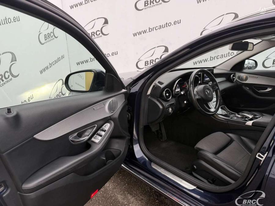 Blue Mercedes-Benz C 250 2016 in Klaipeda, with an engine capacity of 2.14 L and mileage of 342 thousand km for 9700 €, photo 19 on AUTOMOTO.COM.LV
