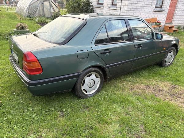 Zaļš Mercedes-Benz C 250 1994 Šakiai, ar dzinēja tilpumu 2.40 L un nobraukumu 261 tūkst. km par 750 €, foto 10 vietnē AUTOMOTO.COM.LV
