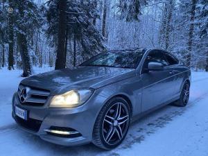 Pelēks Mercedes-Benz C 250 2011 Kauņa, ar dzinēja tilpumu 2.20 L un nobraukumu 194 tūkst. km par 8300 €, foto  vietnē AUTOMOTO.COM.LV