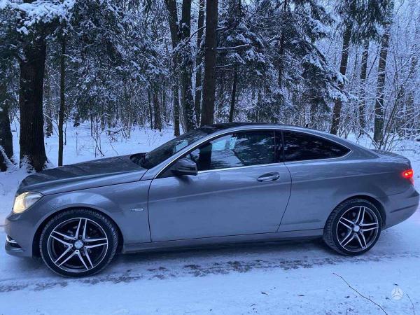 Pelēks Mercedes-Benz C 250 2011 Kauņa, ar dzinēja tilpumu 2.20 L un nobraukumu 194 tūkst. km par 8300 €, foto 5 vietnē AUTOMOTO.COM.LV