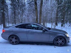 Pelēks Mercedes-Benz C 250 2011 Kauņa, ar dzinēja tilpumu 2.20 L un nobraukumu 194 tūkst. km par 8300 €, foto 6 vietnē AUTOMOTO.COM.LV