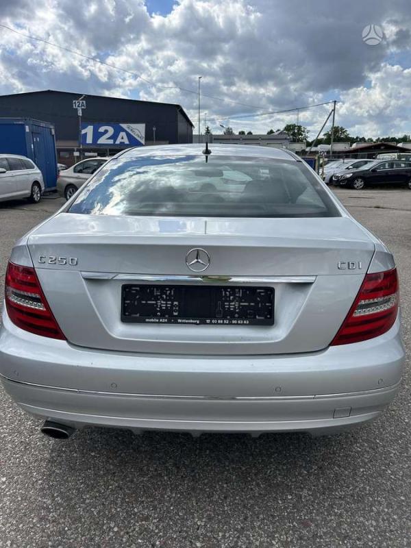 Grey Mercedes-Benz C 250 2013 in Kaunas, with an engine capacity of 2.14 L and mileage of 297 thousand km for 6950 €, photo 6 on AUTOMOTO.COM.LV