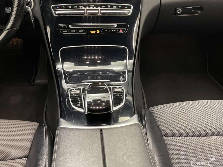 Grey Mercedes-Benz C 250 2016 in Vilnius, with an engine capacity of 2.14 L and mileage of 301 thousand km for 15600 €, photo 16 on AUTOMOTO.COM.LV