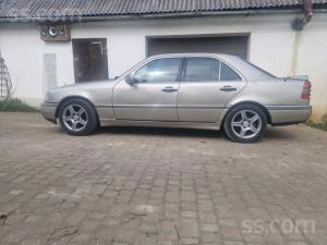 Серый Мерседес Ц 250 1994 в Цесис, объемом двигателя 2.50 л и пробегом 418 тыс. км за 1950 €, фото  на AUTOMOTO.COM.LV