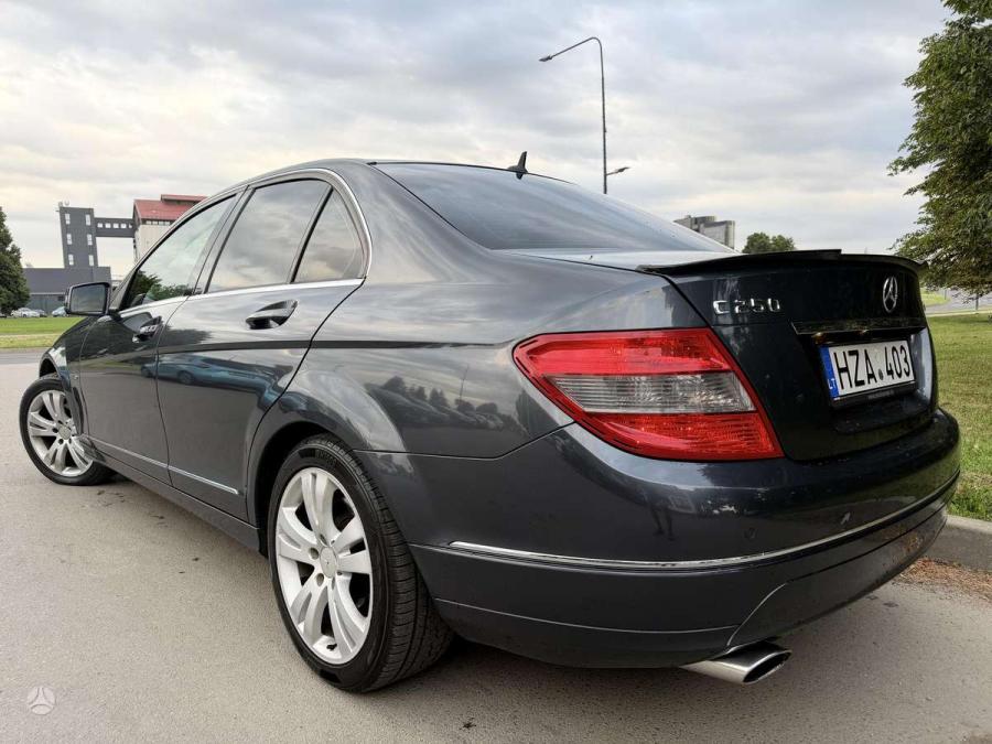 Серый Мерседес Ц 250 2009 в Каунас, объемом двигателя 2.20 л и пробегом 265 тыс. км за 5000 €, фото 4 на AUTOMOTO.COM.LV