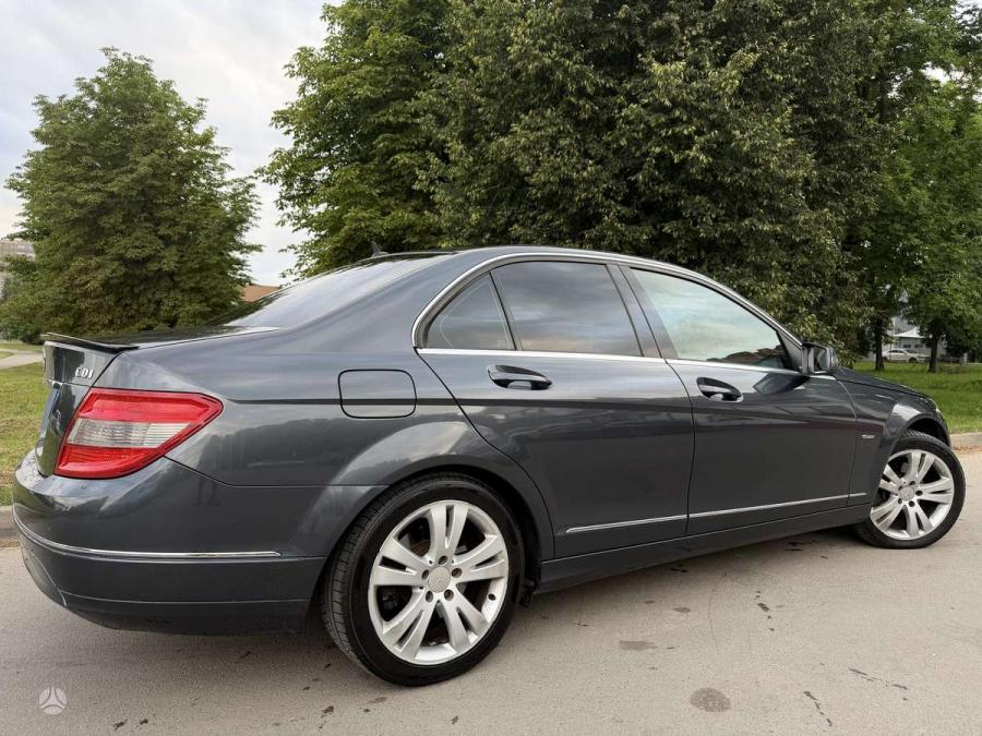Серый Мерседес Ц 250 2009 в Каунас, объемом двигателя 2.20 л и пробегом 265 тыс. км за 5000 €, фото 15 на AUTOMOTO.COM.LV