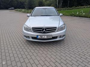 Grey Mercedes-Benz C 250 2009 in Vilnius, with an engine capacity of 2.14 L and mileage of 382 thousand km for 4200 €, photo 6 on AUTOMOTO.COM.LV