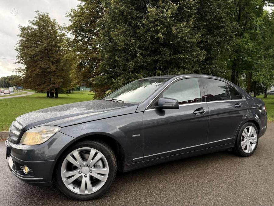 Grey Mercedes-Benz C 250 2009 in Kaunas, with an engine capacity of 2.20 L and mileage of 265 thousand km for 4750 €, photo 3 on AUTOMOTO.COM.LV