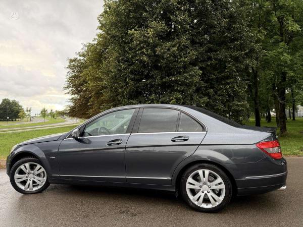 Grey Mercedes-Benz C 250 2009 in Kaunas, with an engine capacity of 2.20 L and mileage of 265 thousand km for 4750 €, photo 3 on AUTOMOTO.COM.LV