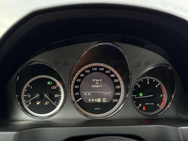 Grey Mercedes-Benz C 250 2009 in Kaunas, with an engine capacity of 2.20 L and mileage of 265 thousand km for 4750 €, photo 6 on AUTOMOTO.COM.LV