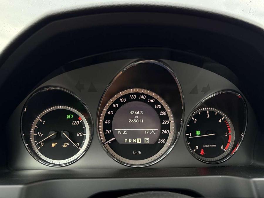 Grey Mercedes-Benz C 250 2009 in Kaunas, with an engine capacity of 2.20 L and mileage of 265 thousand km for 4750 €, photo 7 on AUTOMOTO.COM.LV
