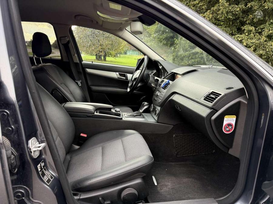 Grey Mercedes-Benz C 250 2009 in Kaunas, with an engine capacity of 2.20 L and mileage of 265 thousand km for 4750 €, photo 10 on AUTOMOTO.COM.LV