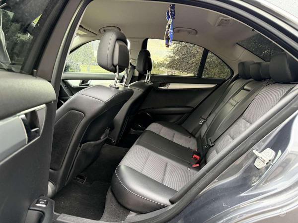 Grey Mercedes-Benz C 250 2009 in Kaunas, with an engine capacity of 2.20 L and mileage of 265 thousand km for 4750 €, photo 10 on AUTOMOTO.COM.LV