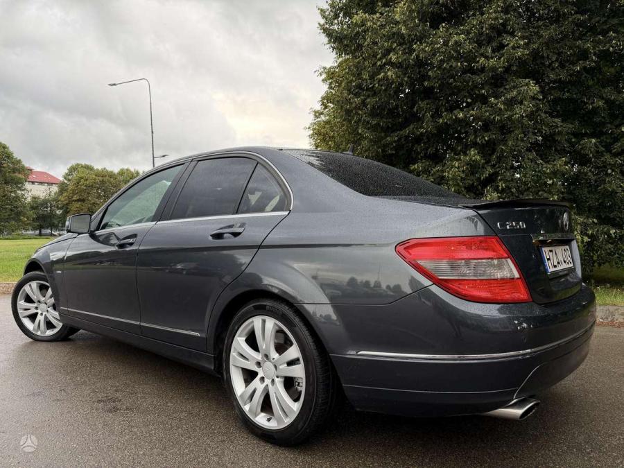 Grey Mercedes-Benz C 250 2009 in Kaunas, with an engine capacity of 2.20 L and mileage of 265 thousand km for 4750 €, photo 15 on AUTOMOTO.COM.LV