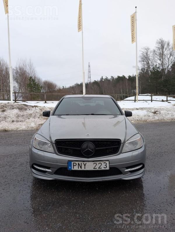 Pelēks Mercedes-Benz C 250 2011 Rīga, ar dzinēja tilpumu 2.10 L un nobraukumu 278 tūkst. km par 8000 €, foto 2 vietnē AUTOMOTO.COM.LV
