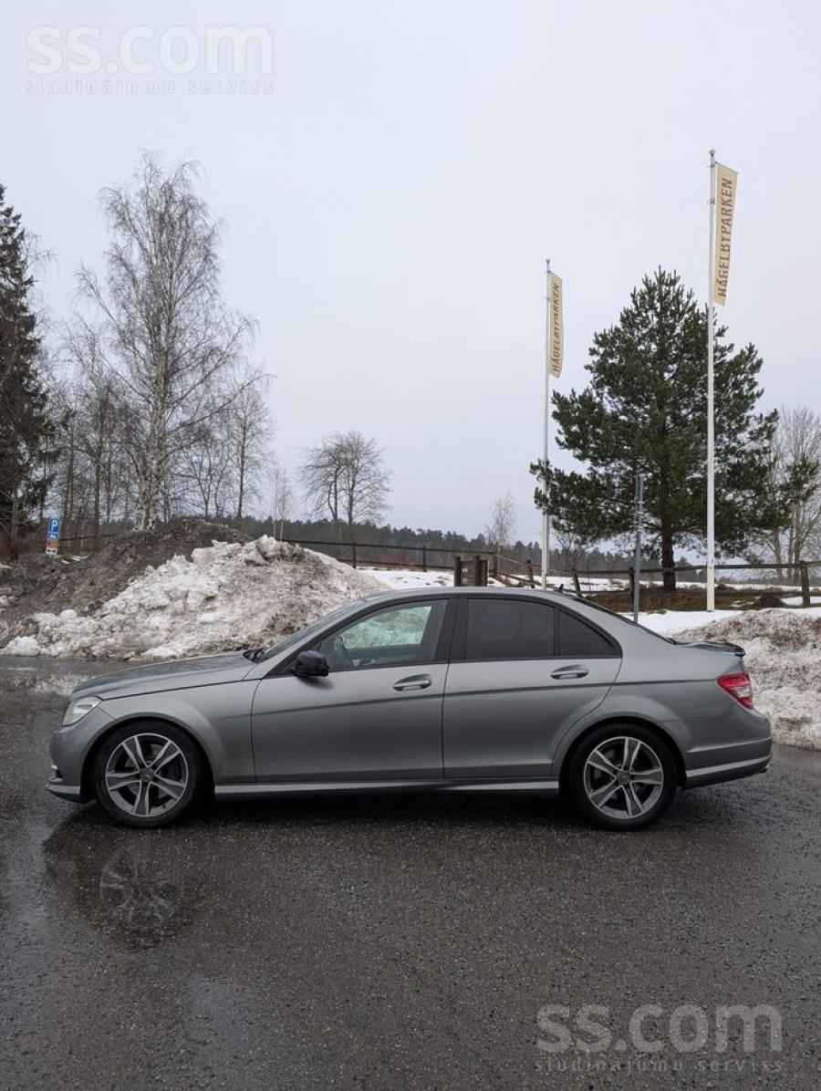Pelēks Mercedes-Benz C 250 2011 Rīga, ar dzinēja tilpumu 2.10 L un nobraukumu 278 tūkst. km par 8000 €, foto 5 vietnē AUTOMOTO.COM.LV