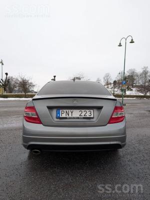 Pelēks Mercedes-Benz C 250 2011 Rīga, ar dzinēja tilpumu 2.10 L un nobraukumu 278 tūkst. km par 8000 €, foto 6 vietnē AUTOMOTO.COM.LV