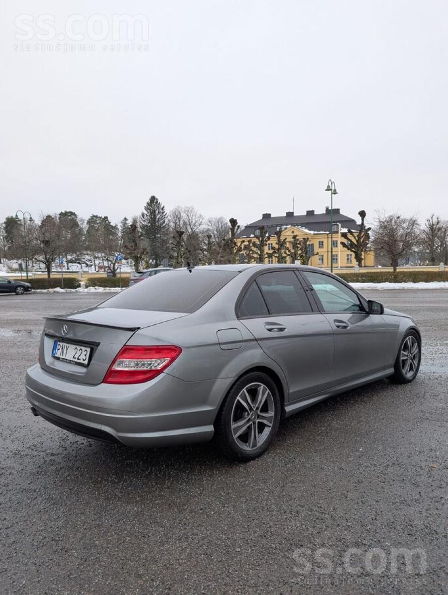 Pelēks Mercedes-Benz C 250 2011 Rīga, ar dzinēja tilpumu 2.10 L un nobraukumu 278 tūkst. km par 8000 €, foto 7 vietnē AUTOMOTO.COM.LV