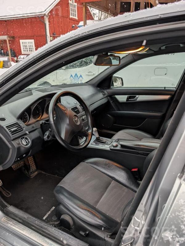 Pelēks Mercedes-Benz C 250 2011 Rīga, ar dzinēja tilpumu 2.10 L un nobraukumu 278 tūkst. km par 8000 €, foto 8 vietnē AUTOMOTO.COM.LV