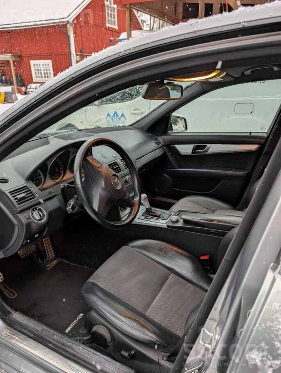 Pelēks Mercedes-Benz C 250 2011 Rīga, ar dzinēja tilpumu 2.10 L un nobraukumu 278 tūkst. km par 8000 €, foto 9 vietnē AUTOMOTO.COM.LV