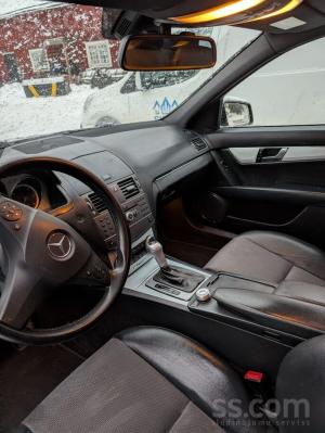 Pelēks Mercedes-Benz C 250 2011 Rīga, ar dzinēja tilpumu 2.10 L un nobraukumu 278 tūkst. km par 8000 €, foto 10 vietnē AUTOMOTO.COM.LV